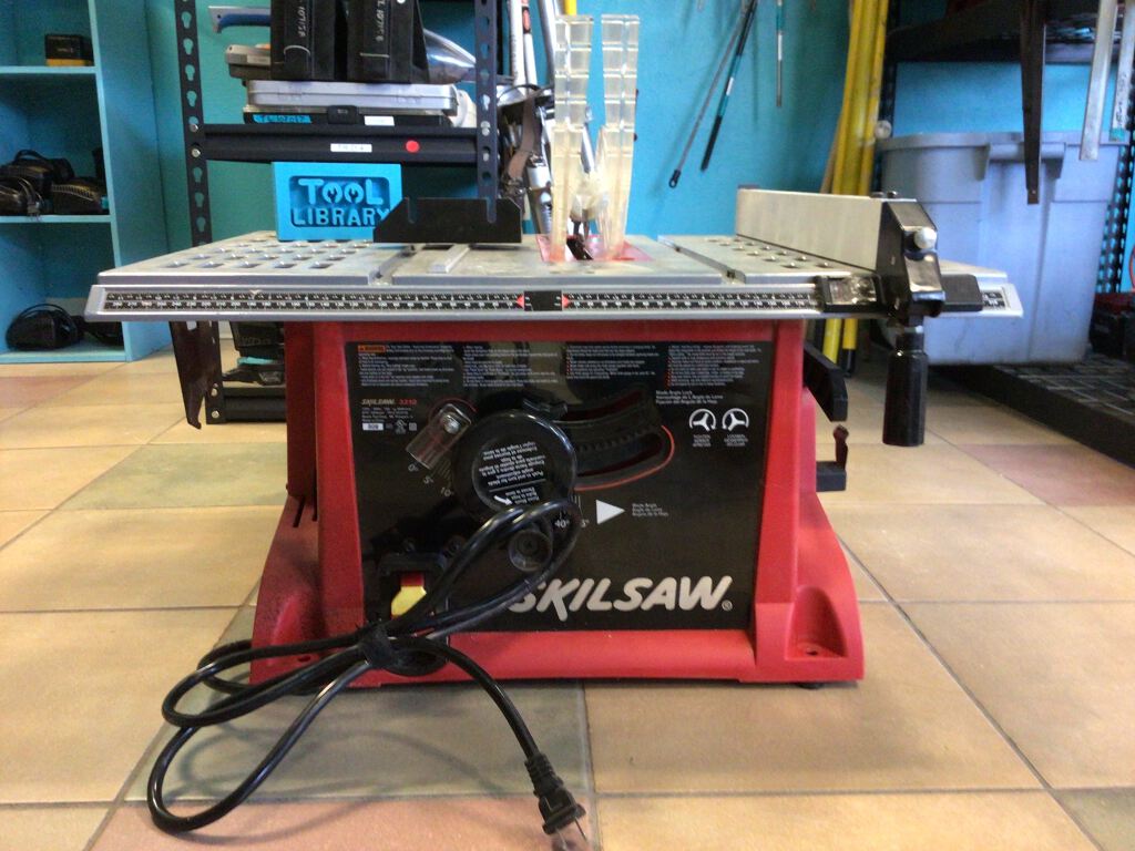 The Tool Library SKIL 10 in Carbide Tipped Blade 15 Amp Table Saw