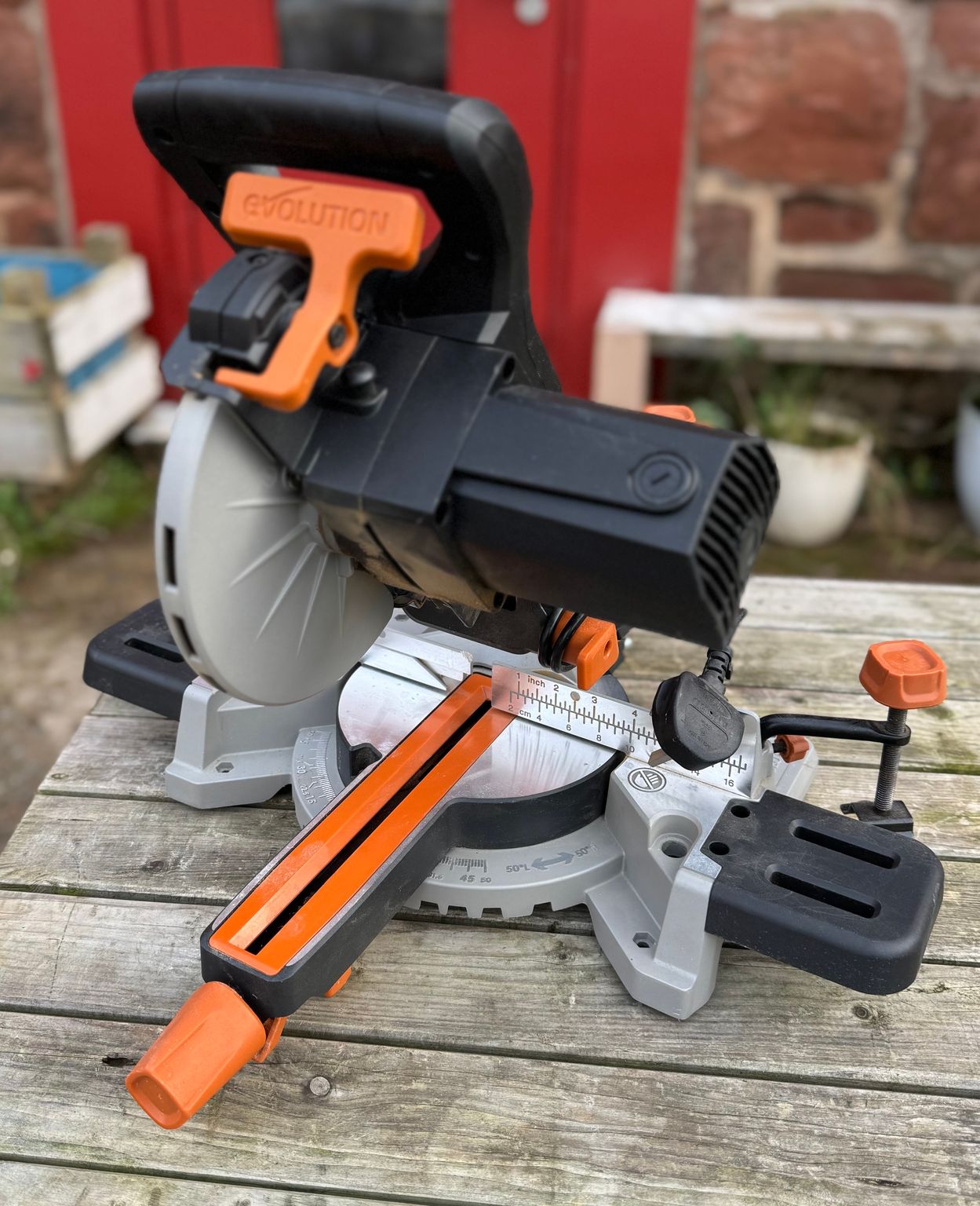 Liverpool Tool Library: Sliding Compound Mitre Saw 1000W