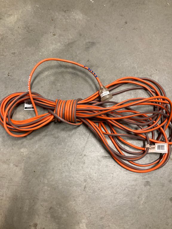 Brunswick Tool Library: Extension Lead 25m (31882)