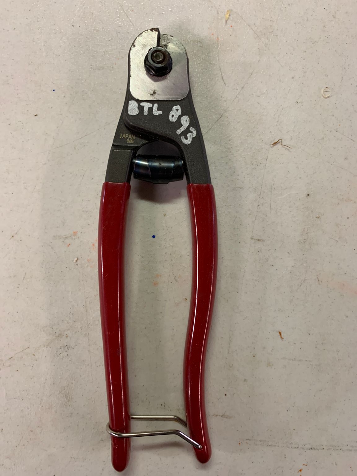Ballard Tool Library: Cable Cutter (893)